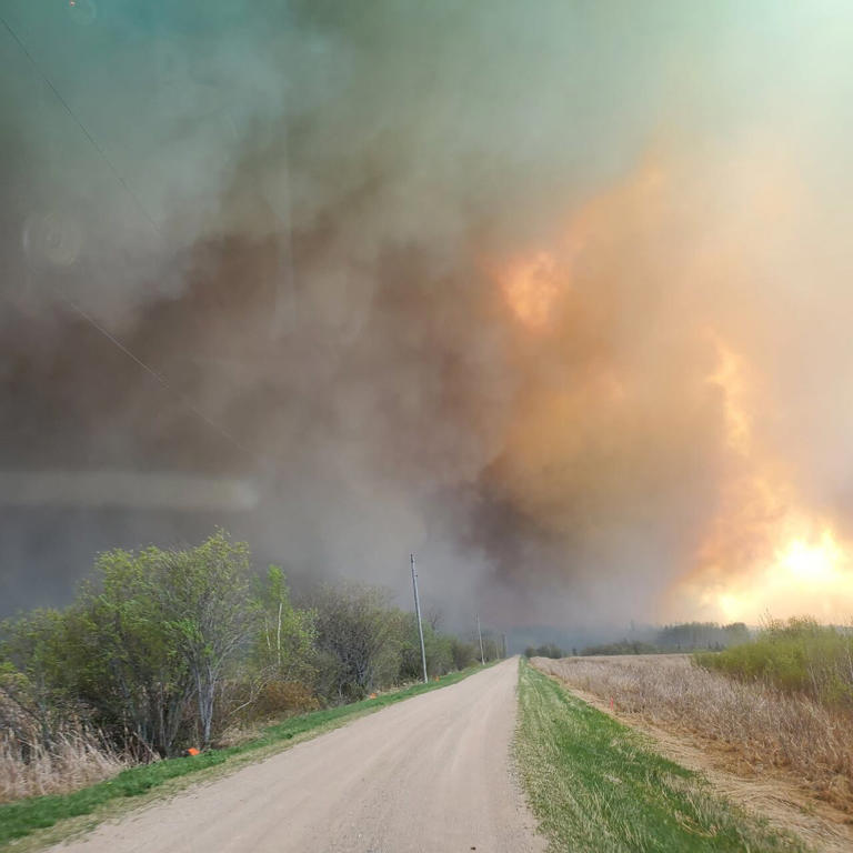 150 evacuees displaced by Lac du Bonnet wildfire returning home Sunday