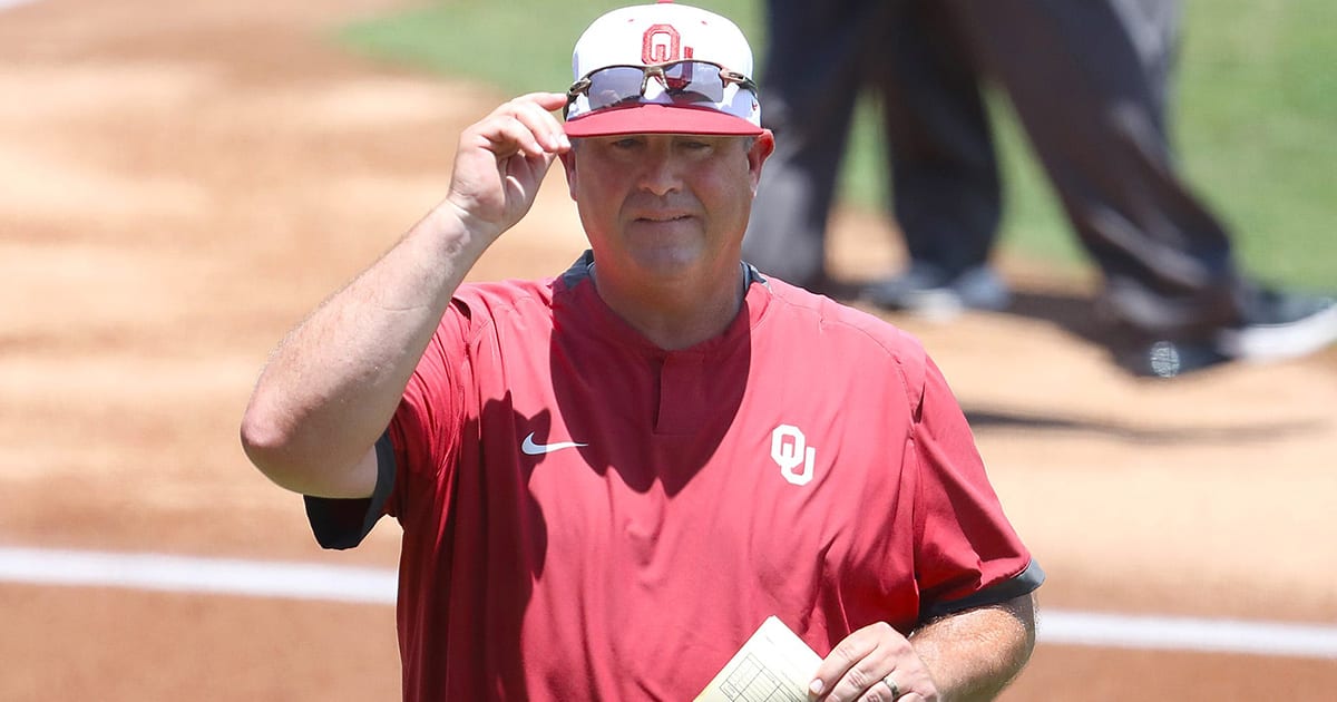 Oklahoma baseball rallies, evens Texas series with 8-6 win