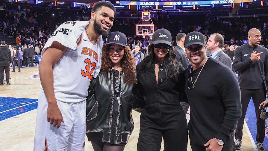 Karl-Anthony Towns' gf Jordyn Woods posts epic Knicks WAGs photo after ...