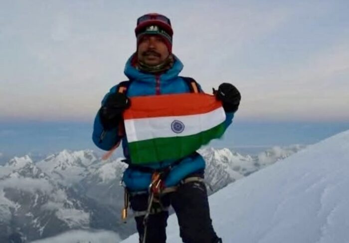Second Foreigner Dies on Everest; Everest-Lhotse Summits