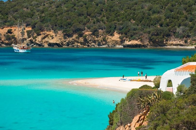 Vaccinations encouraged for 3 European hotspots before Brits jet off ...