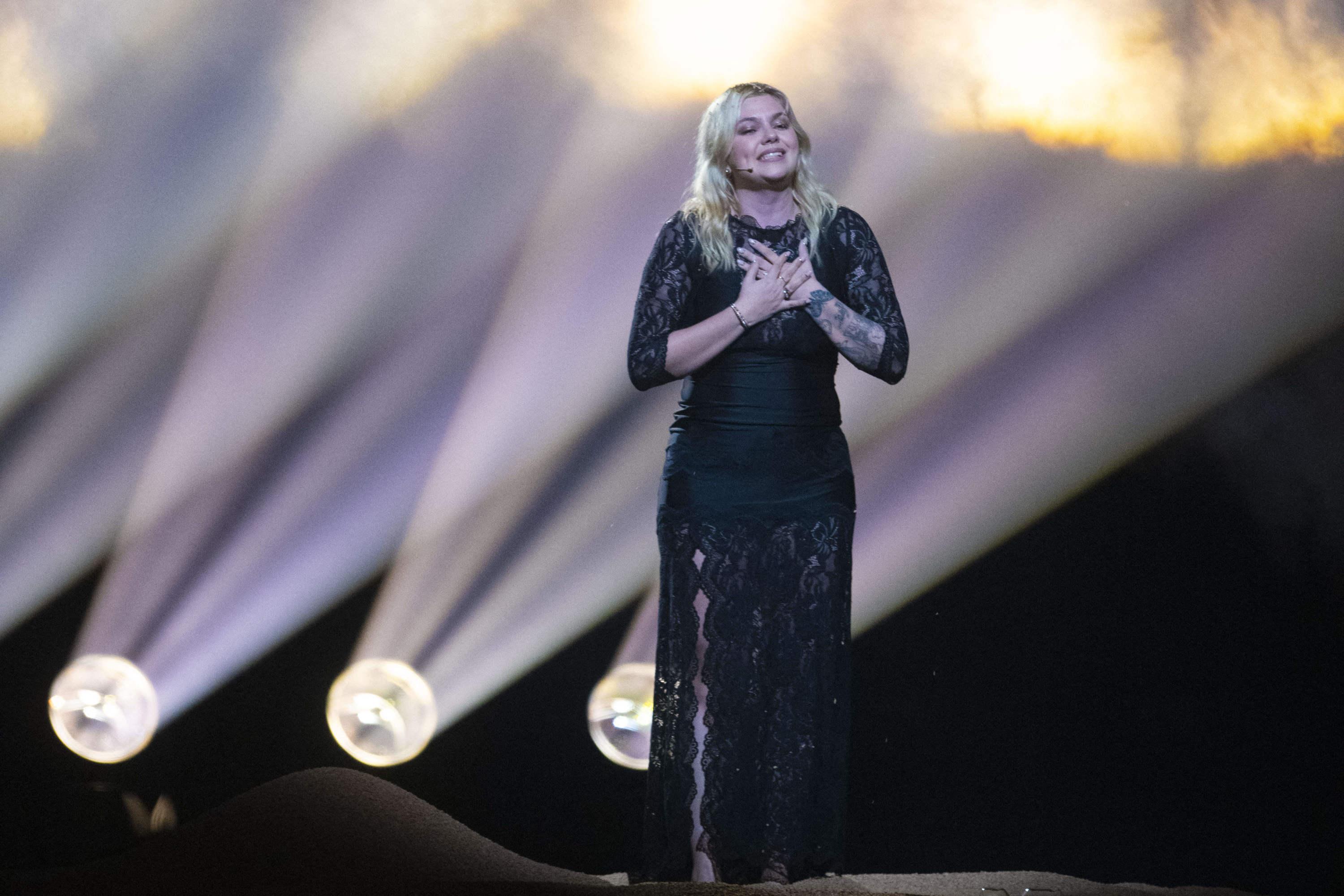 Louane à l’Eurovision : découvrez tous les secrets de sa tenue de scène