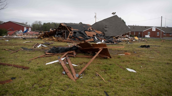 Kentucky and Michigan power outage maps: Thousands affected by ...