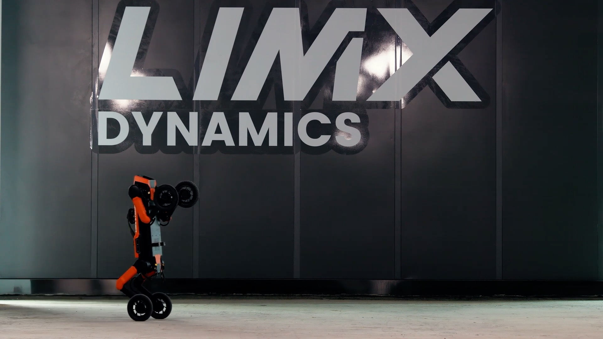 Humanoid Robot CL-1 Performs Continuous Heavy Objects Loading