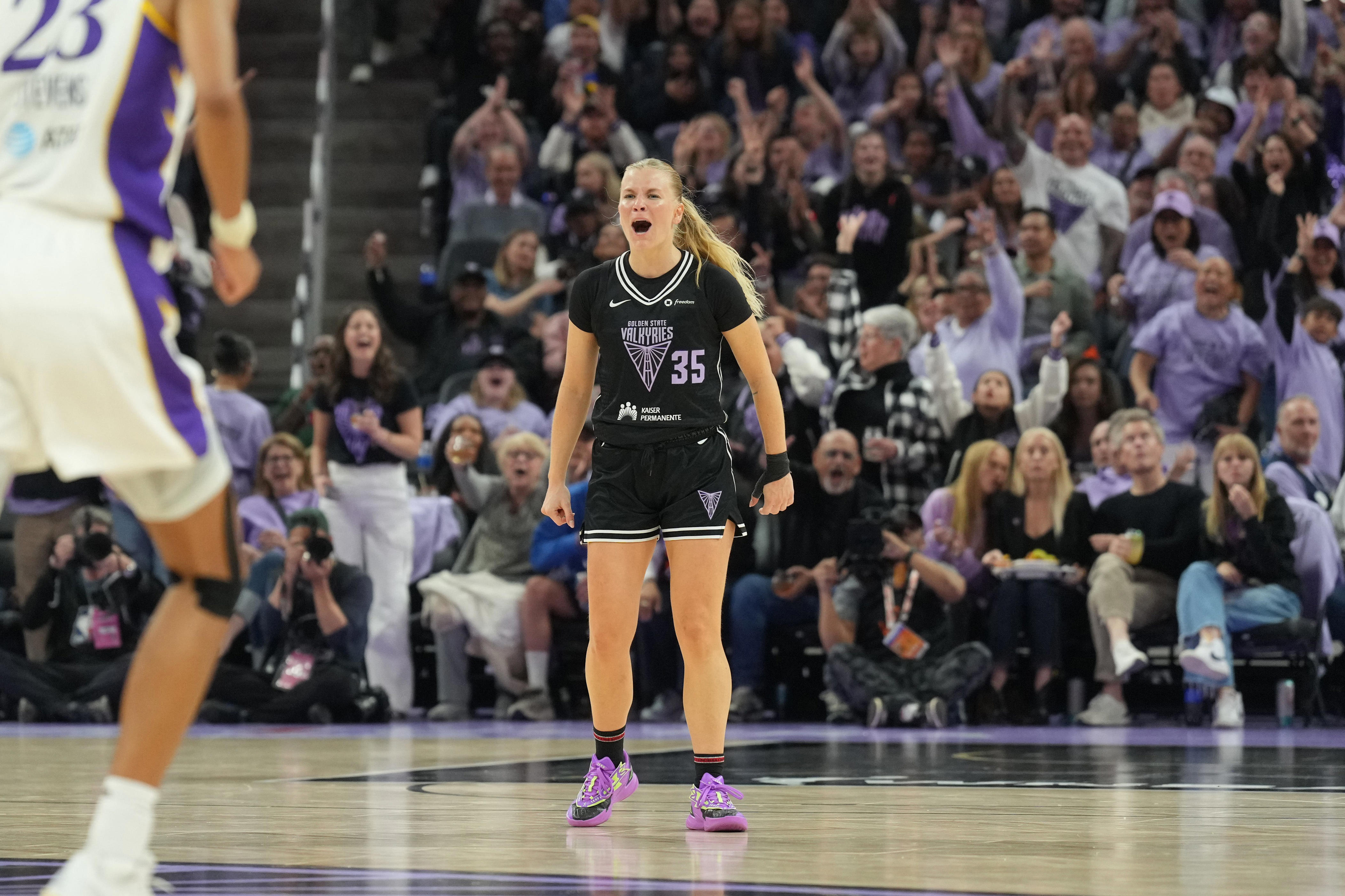 Valkyrie drop WNBA debut vs. Sparks in front of packed crowd at Chase ...