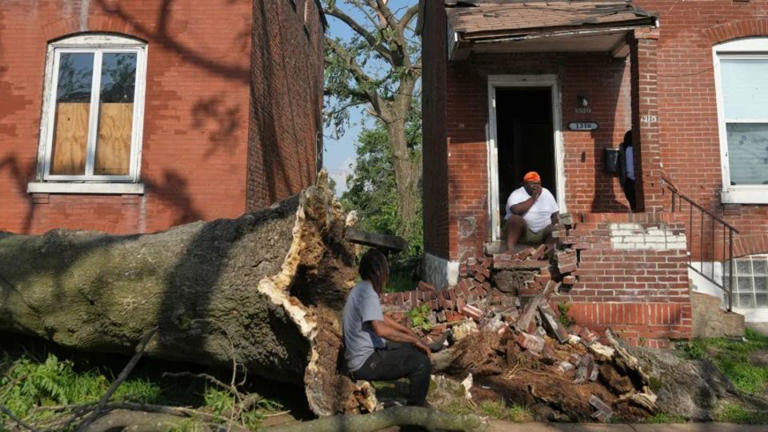 CCTV footage captures moment detainee arrested after escaping Border ...