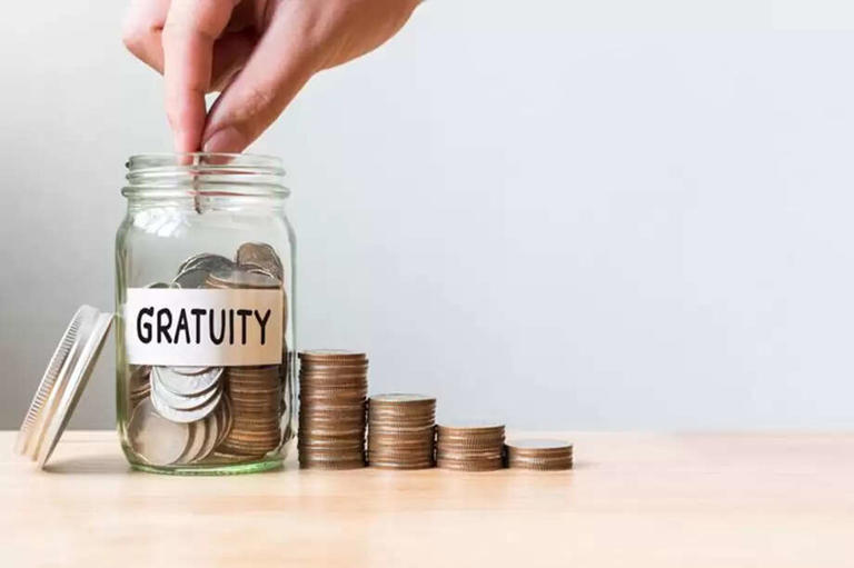 Gratuity Calculator: How much gratuity do you get after 12 years of ...