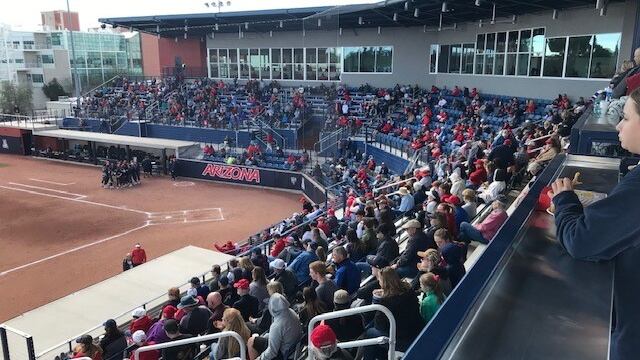 Arizona beats Santa Clara in Tucson Regional opener