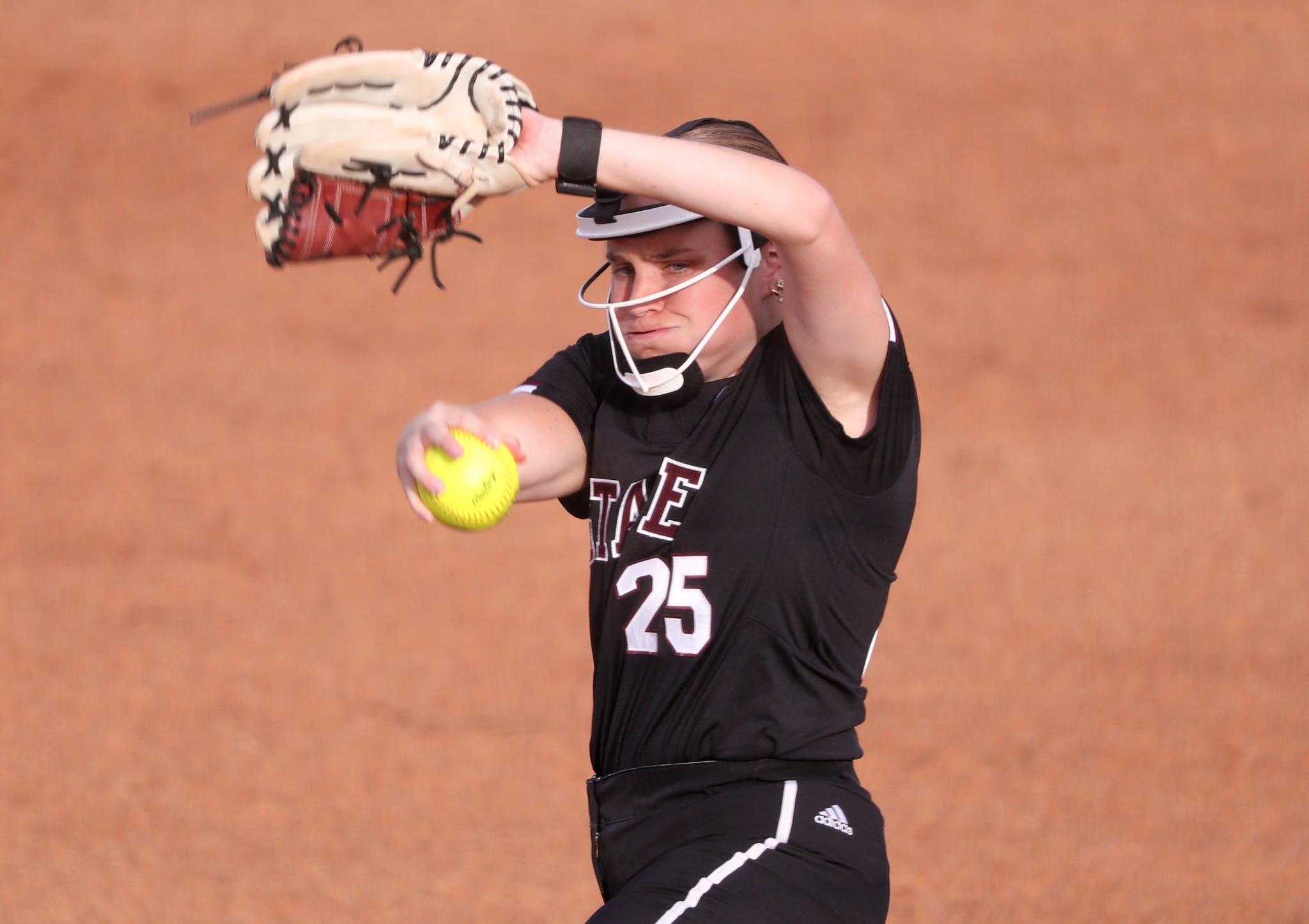 Mississippi State softball vs Washington highlights: Bulldogs advance ...