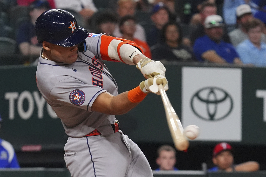 Christian Walker homer caps 6-run 7th for Astros in 6-3 win that ends ...