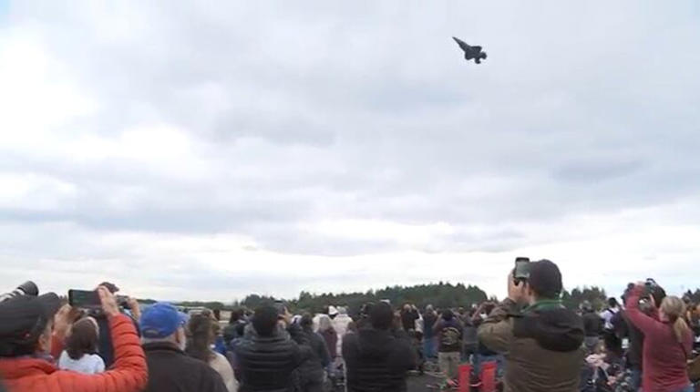 Oregon International Air Show kicks off in Hillsboro