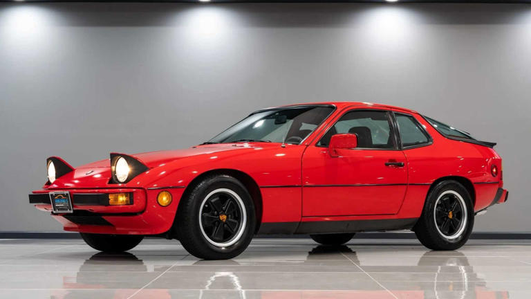 10 Beautiful Classic Cars From The '70s That Are Now Dirt Cheap