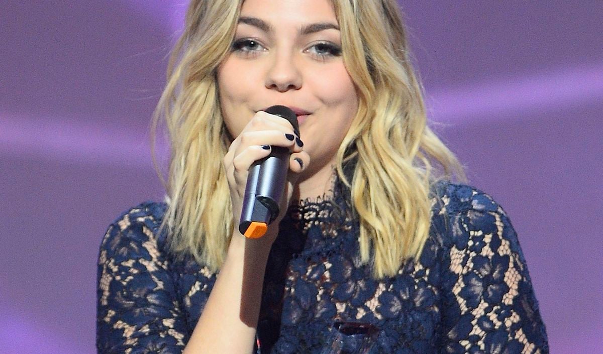 Louane partage ENFIN une photo de sa fille Esmée : cheveux très très ...