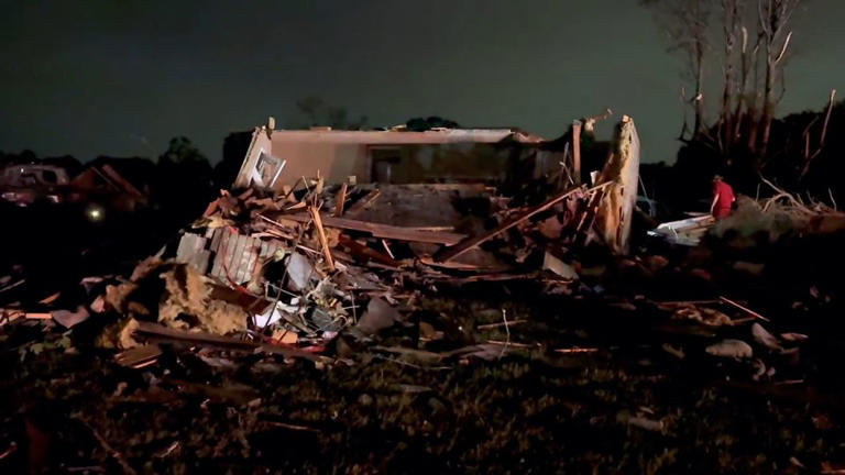 Tornado-spawning storms leave 25 dead in 2 states and swaths of ...