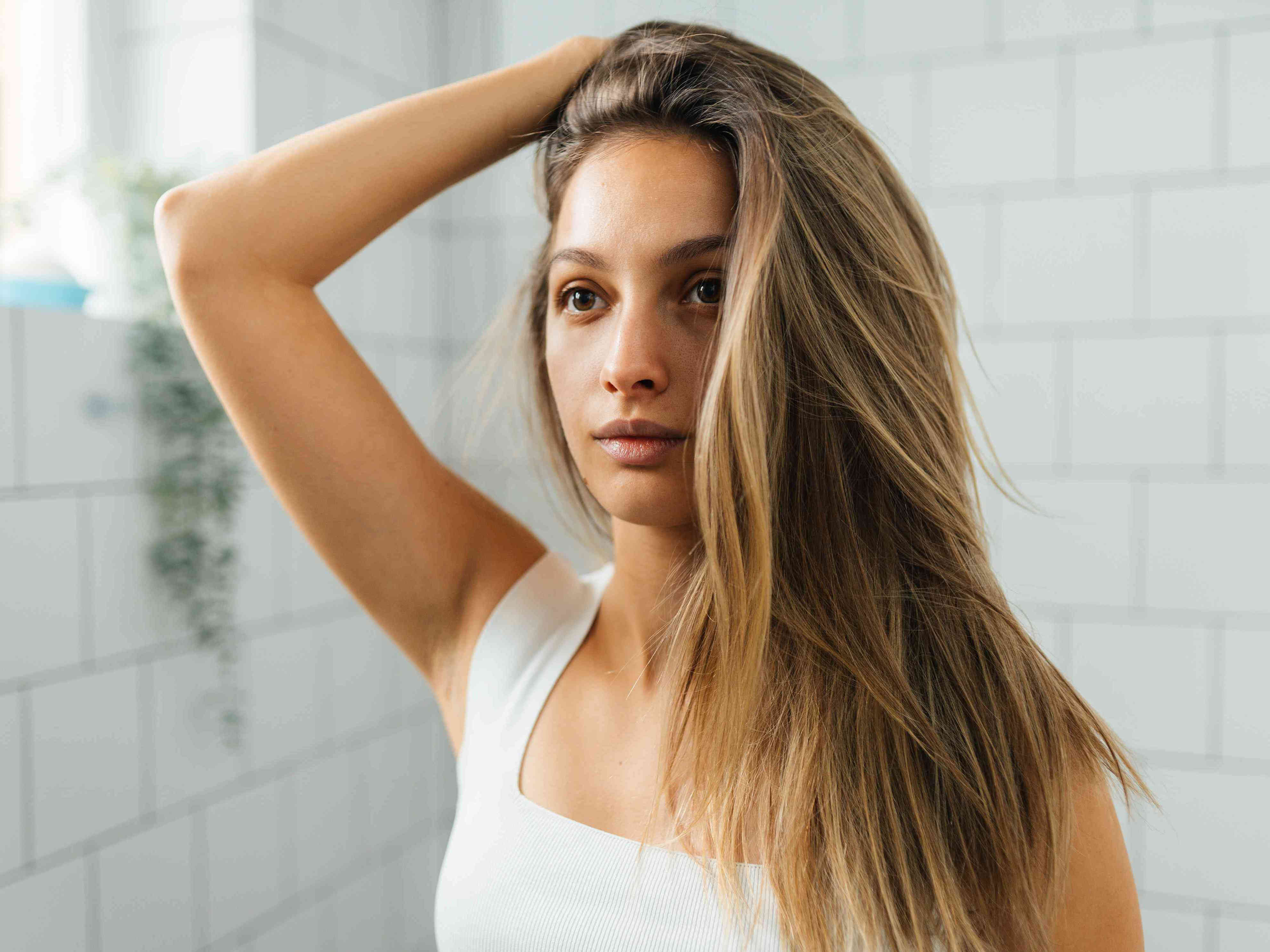 This Smoothing Hair Serum Is Like a Surge of Moisture for My Frizzy ...