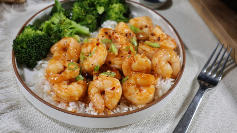 Heat Meets Sweet In This Killer Honey Garlic Shrimp Recipe