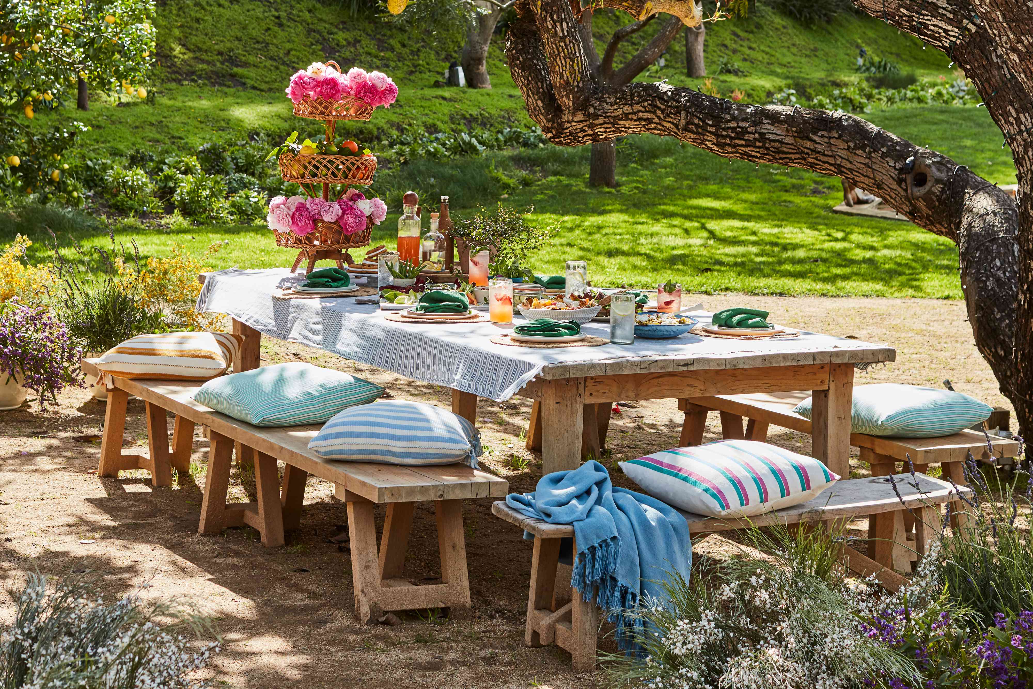 6 Fun and Fresh Graduation Party Themes the Class of 2025 Can't Get ...