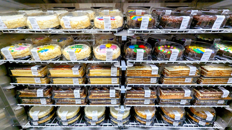 Does Costco Sell Same-Day Custom Graduation Cakes?