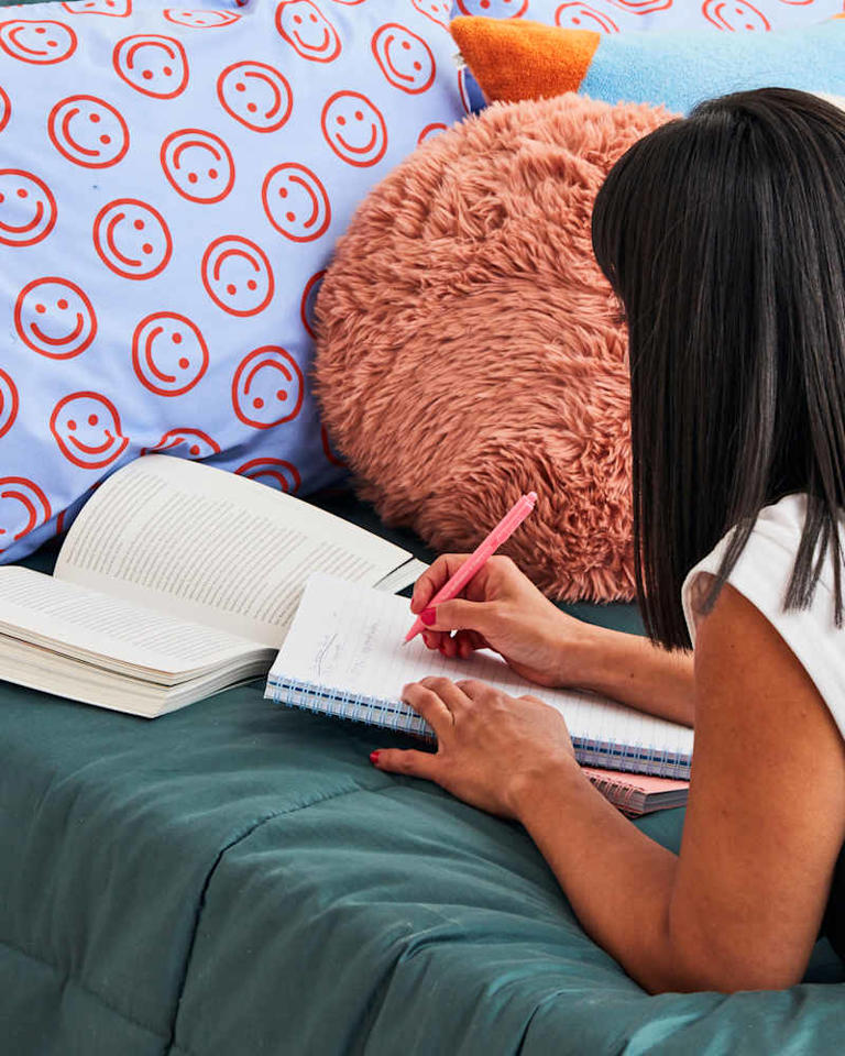9 Things You'll Regret Taking to College Your First Year, According to ...