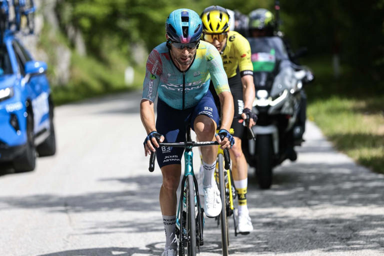 Giro 2025: Luke Plapp wint vluchtersrit bomvol actie, Wilco Kelderman strandt op plek twee