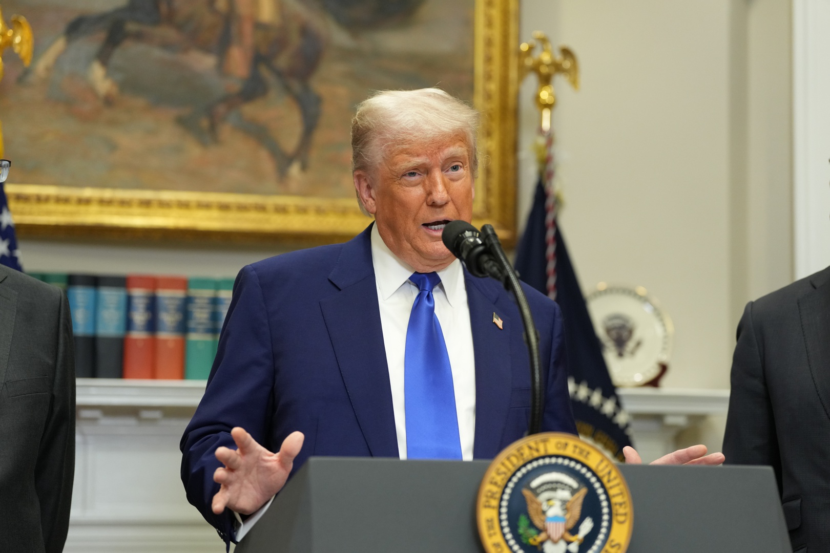 Trump arremete contra Walmart porque subirá sus precios por culpa de ...