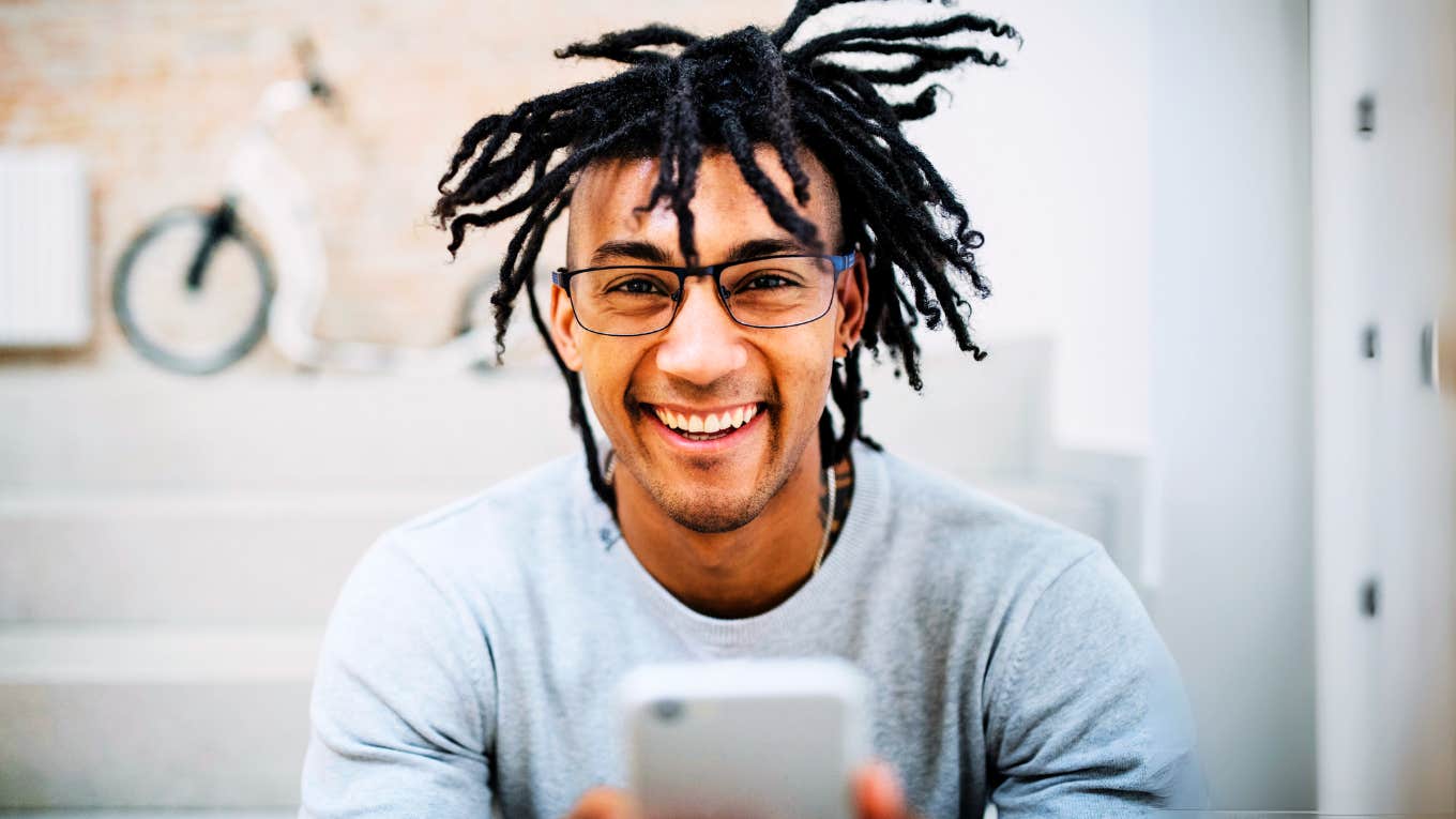 5 Unusual Text Messages Men Love To Get That Make Them Feel Seen And ...