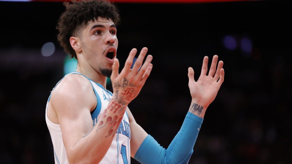 Lonzo Ball Makes Bold Prediction on Brother LaMelo’s Future