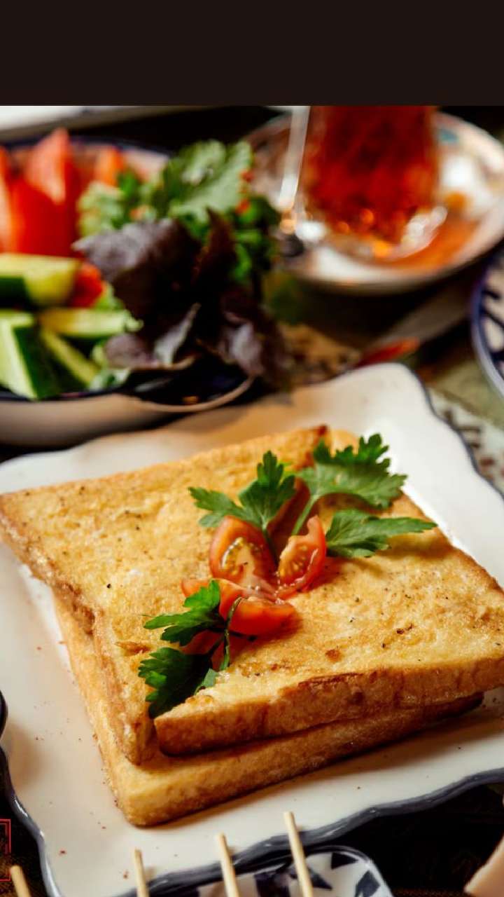 Try Delicious Paneer Moong Toast To Improve Skin Health!