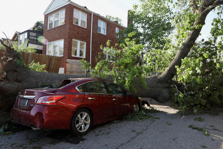 At least 21 dead after severe storms, tornadoes sweep through Midwest and South