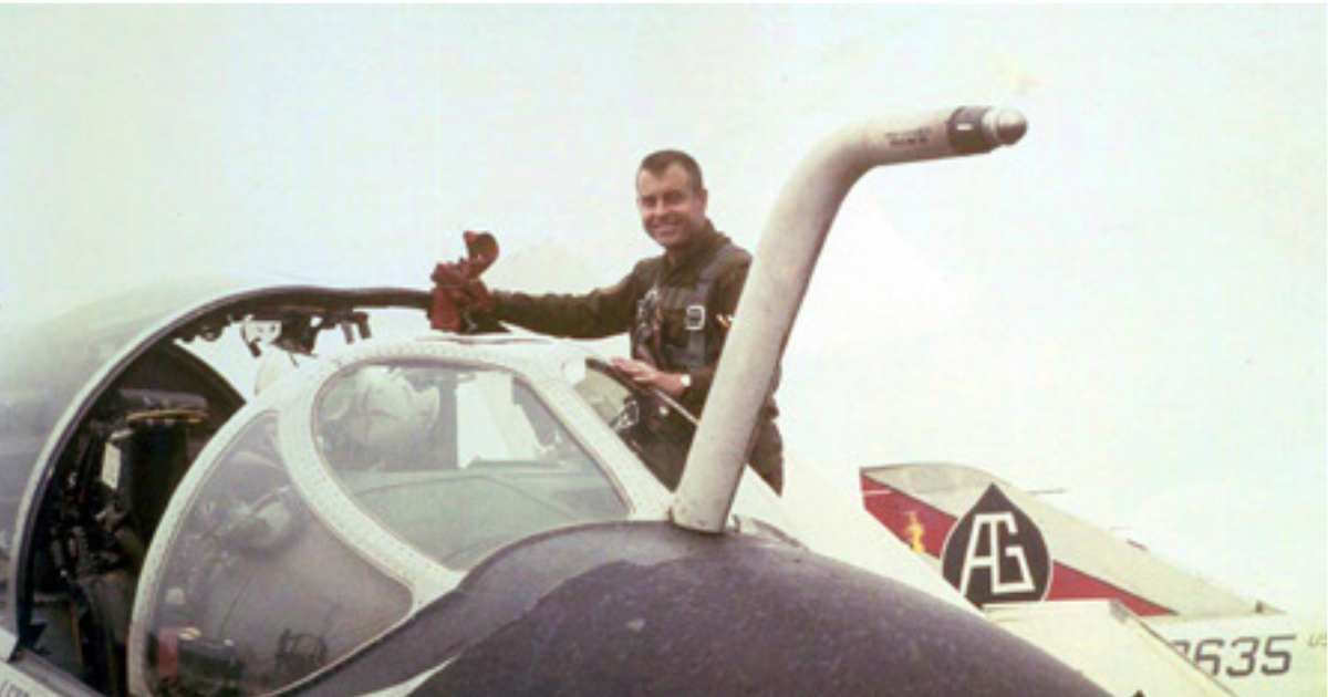 In 1966, US Navy Pilot Held Captive in Vietnam Kept Blinking in an ...