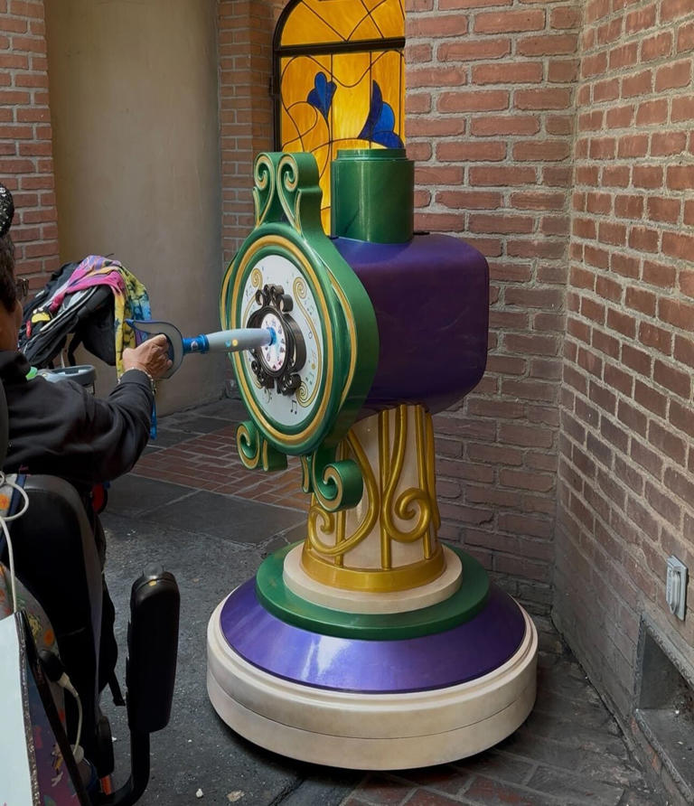 PHOTOS, VIDEO: Full Guide for the Key to Disneyland 70th Anniversary ...