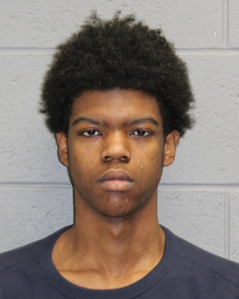 Man points gun at victim, facing threatening and endangerment charges in Naugatuck