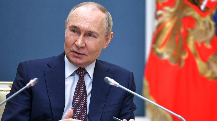 Trump shows signs of losing patience with Putin amid offer of meeting