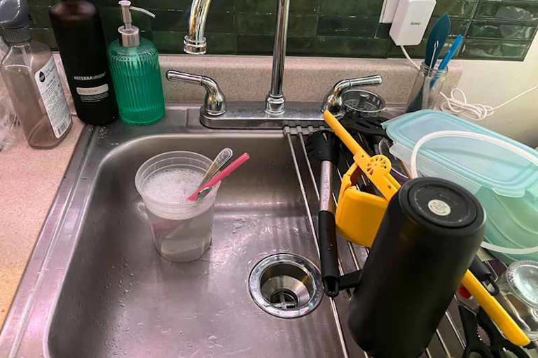 My Brilliant "Bus Bin" Trick Cuts Dishwashing Time in Half (It's So Easy!)
