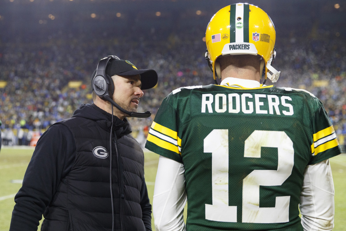 Aaron Rodgers Wearing Pittsburgh Steelers No. 12 Is Preposterous