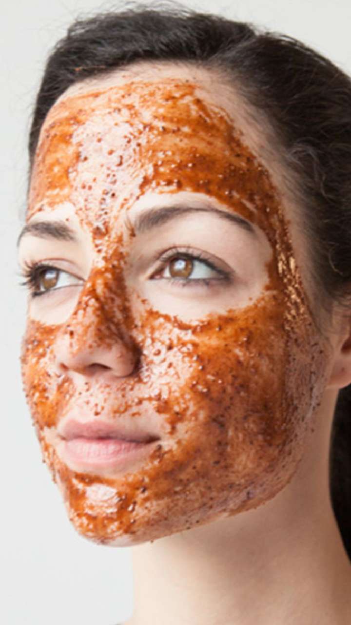 Homemade Honey Cinnamon Mask for Summer Acne Relief