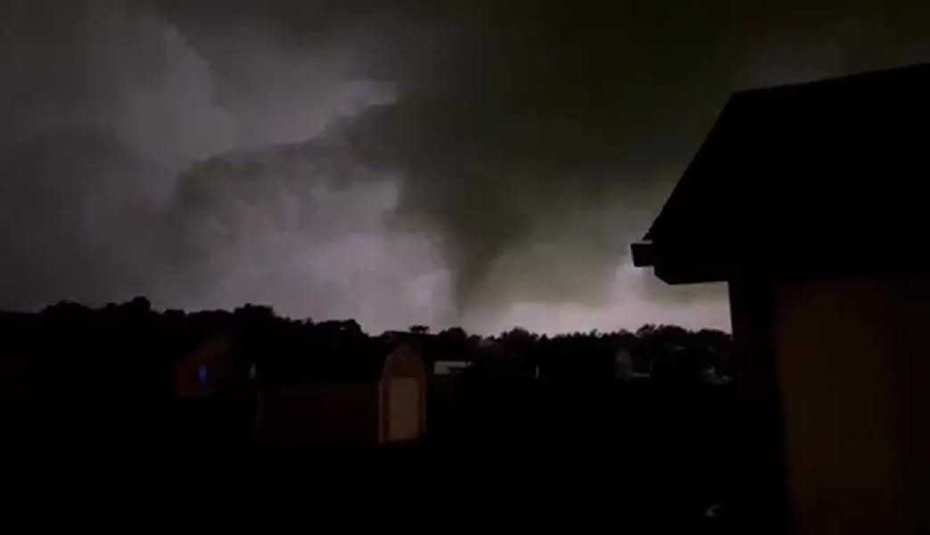VIDEO: Deadly Laurel County tornado captured forming in the sky