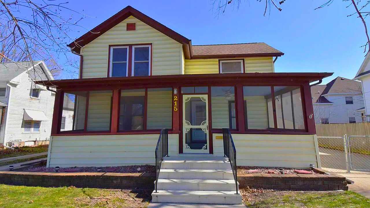 4 Stunning Historic Waterloo, IA Homes Under $300K with Porches ...