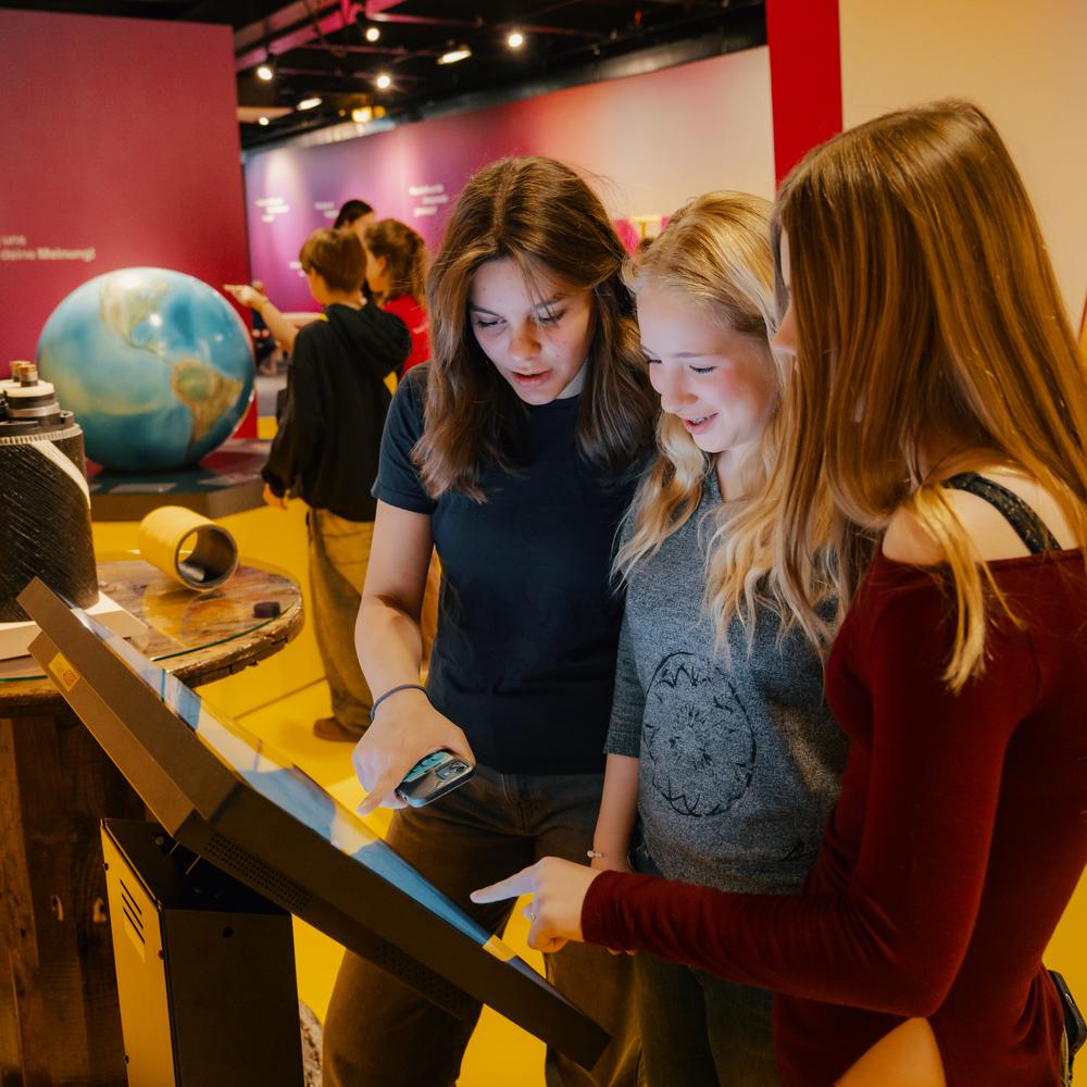 Geothermie und Bürgerwärme: MS Wissenschaft macht Station am Yachthafen ...