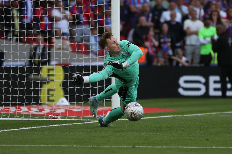 Why Dean Henderson wasn't sent off for deliberate handball in FA Cup final
