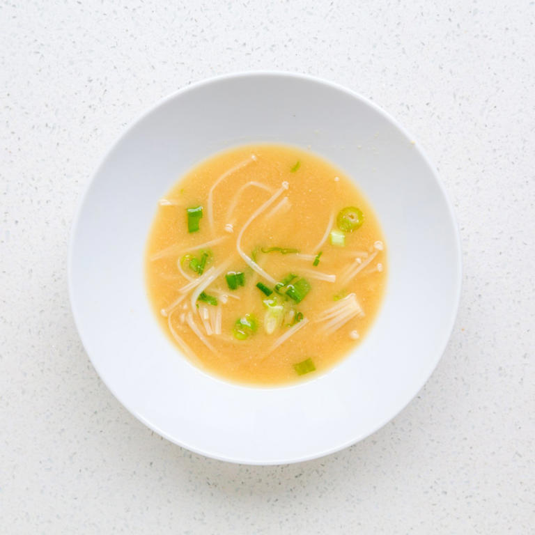 Enoki Mushroom Miso Soup – Ready in Just 5 Minutes!