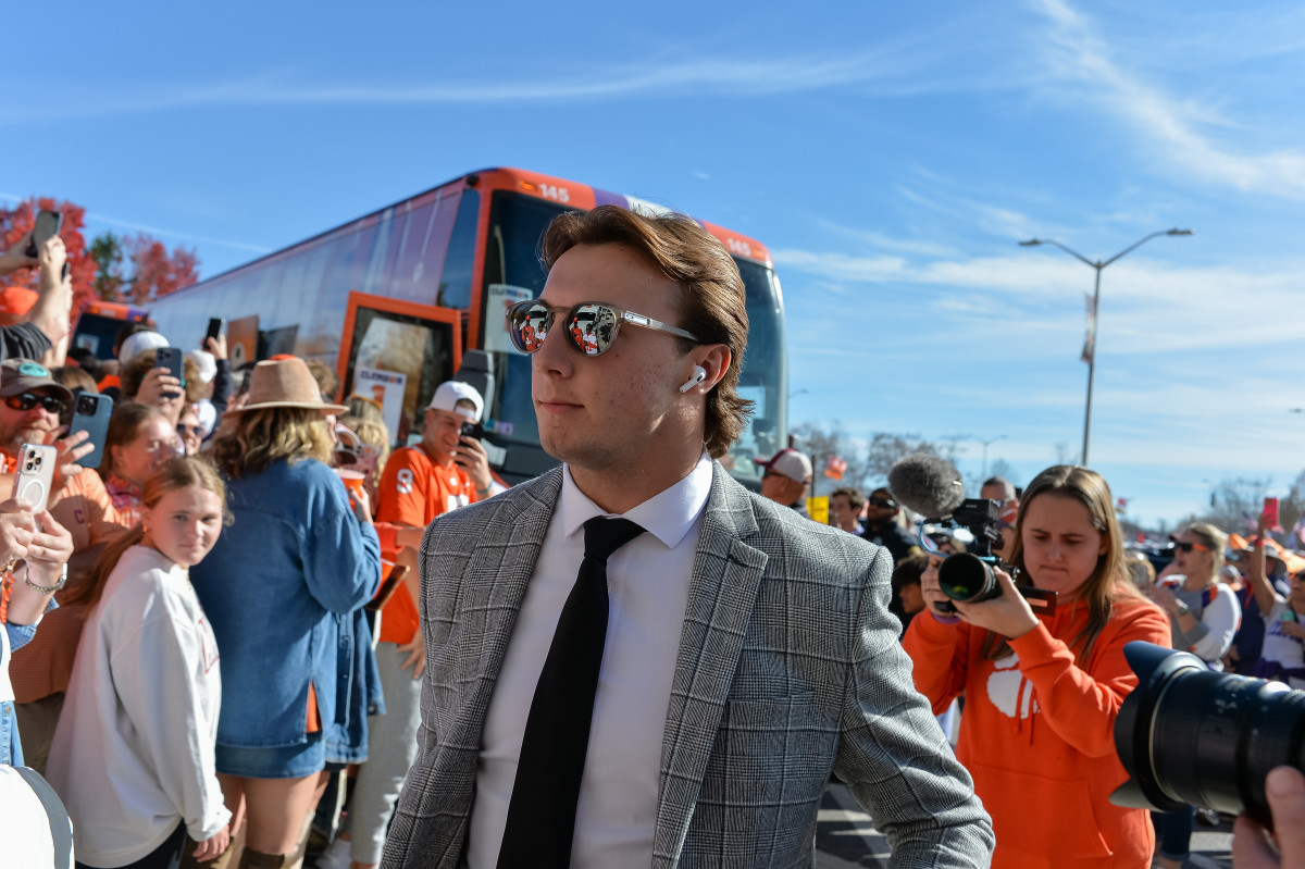 Stewart Mandel Drops His Top College Team Likely to Repeat