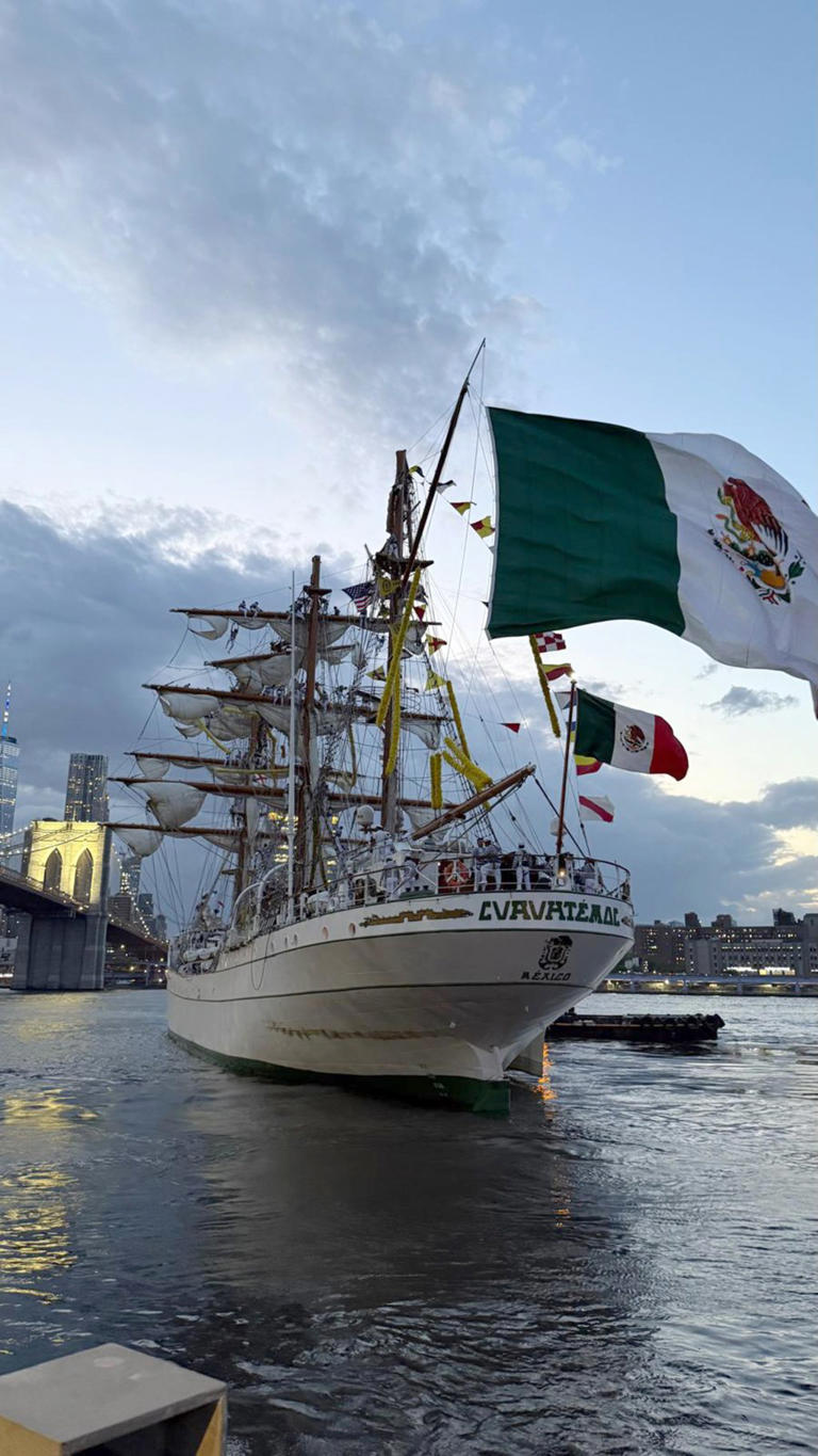 23 injured after Mexican navy tall ship slams into Brooklyn Bridge in ...