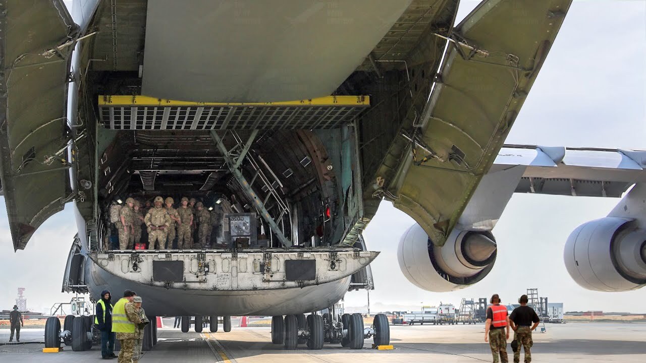 Innovative method used by US to transport heavy cargo in C-5 Galaxy
