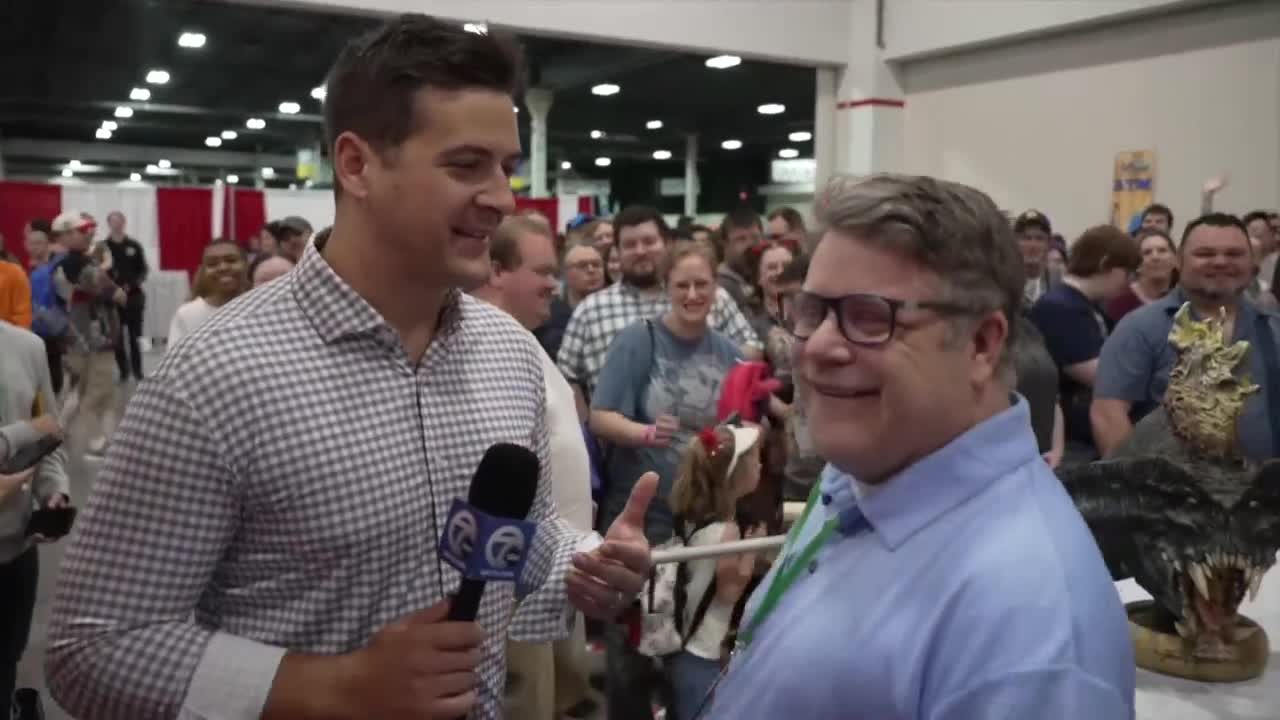 INTERVIEW: Sean Astin at Motor City Comic Con w/fans of Goonies ...