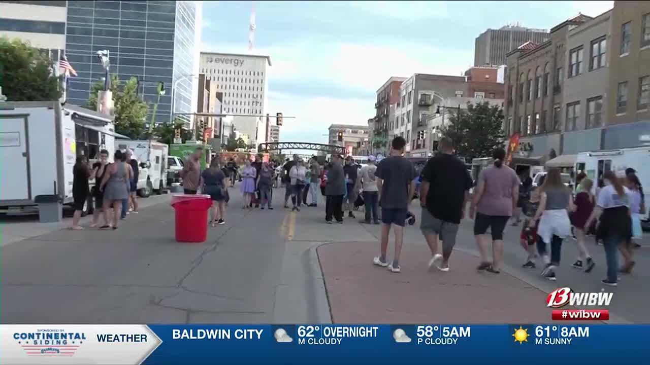 First-ever Nighttime Food Truck Festival draws one of the largest ...