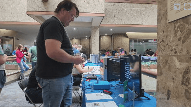Video game fans from all generations gather for RetroGameCon