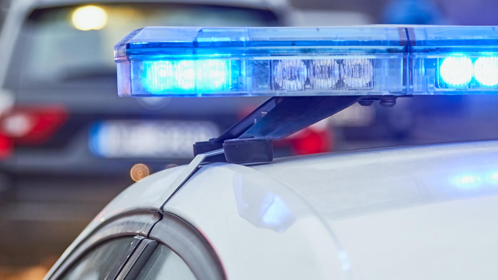 Multiple people detained after pursuit of stolen vehicle, Des Moines ...