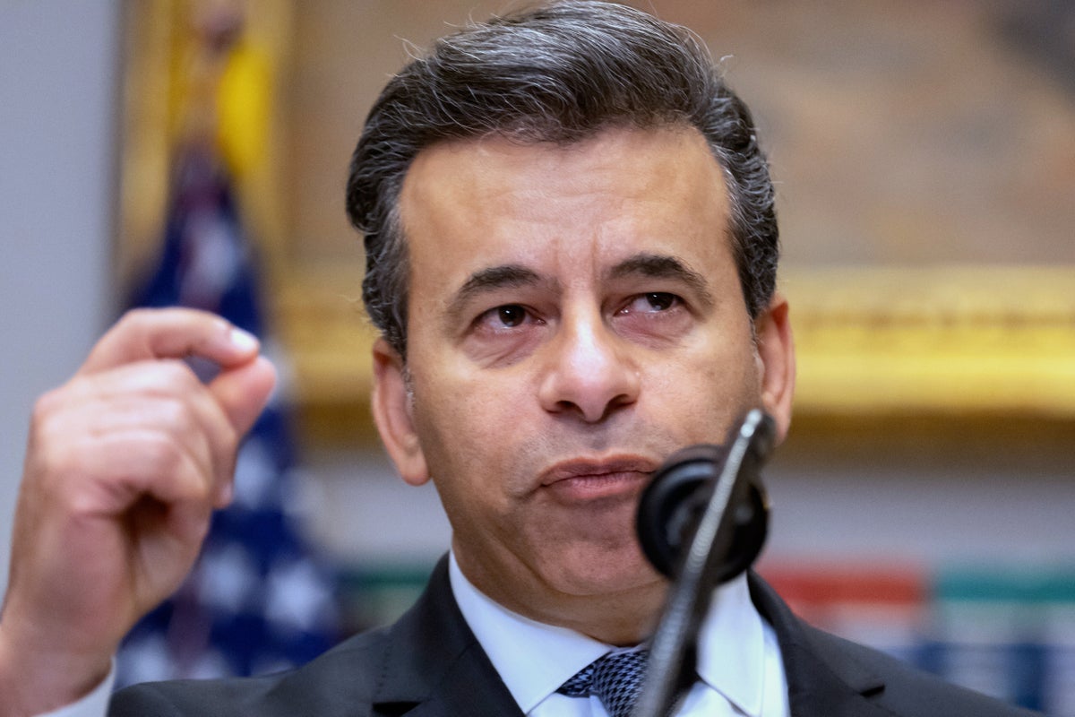 FDA approves Moderna's new lower-dose COVID-19 vaccine