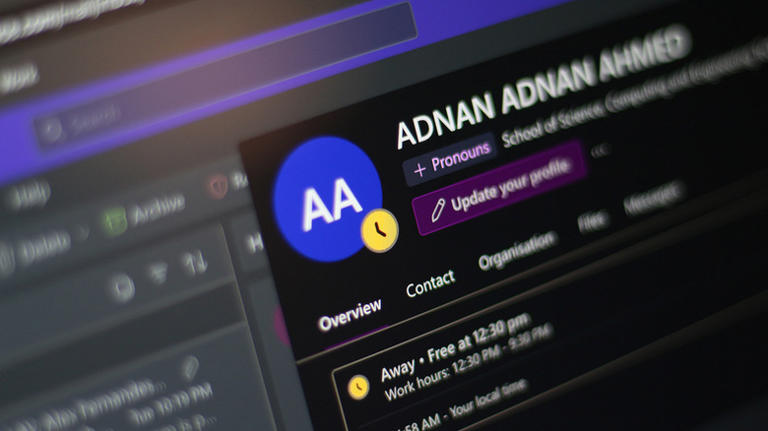 What Do The Colored Dots Mean In Outlook Email?